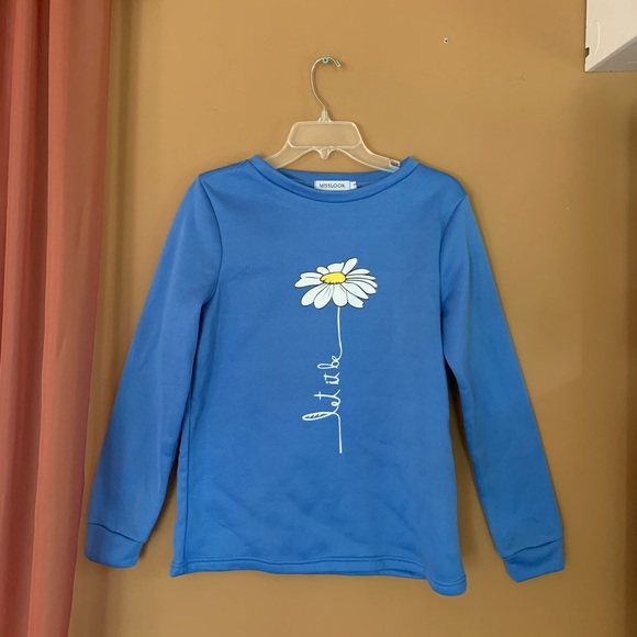 MISSLOOK | Tops | Misslook Daisy Let It Be Crewneck Sweatshirt S | Poshmark